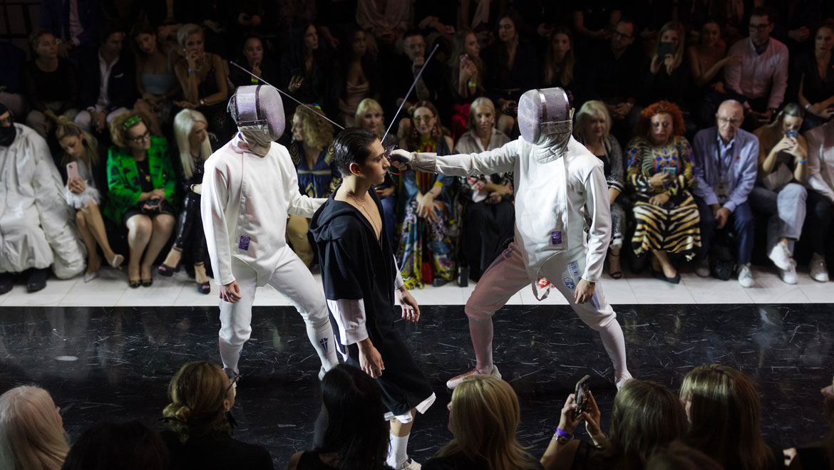 Temenos by Lakis Gavalas: Το εντυπωσιακό fashion show με τους αθλητές ...